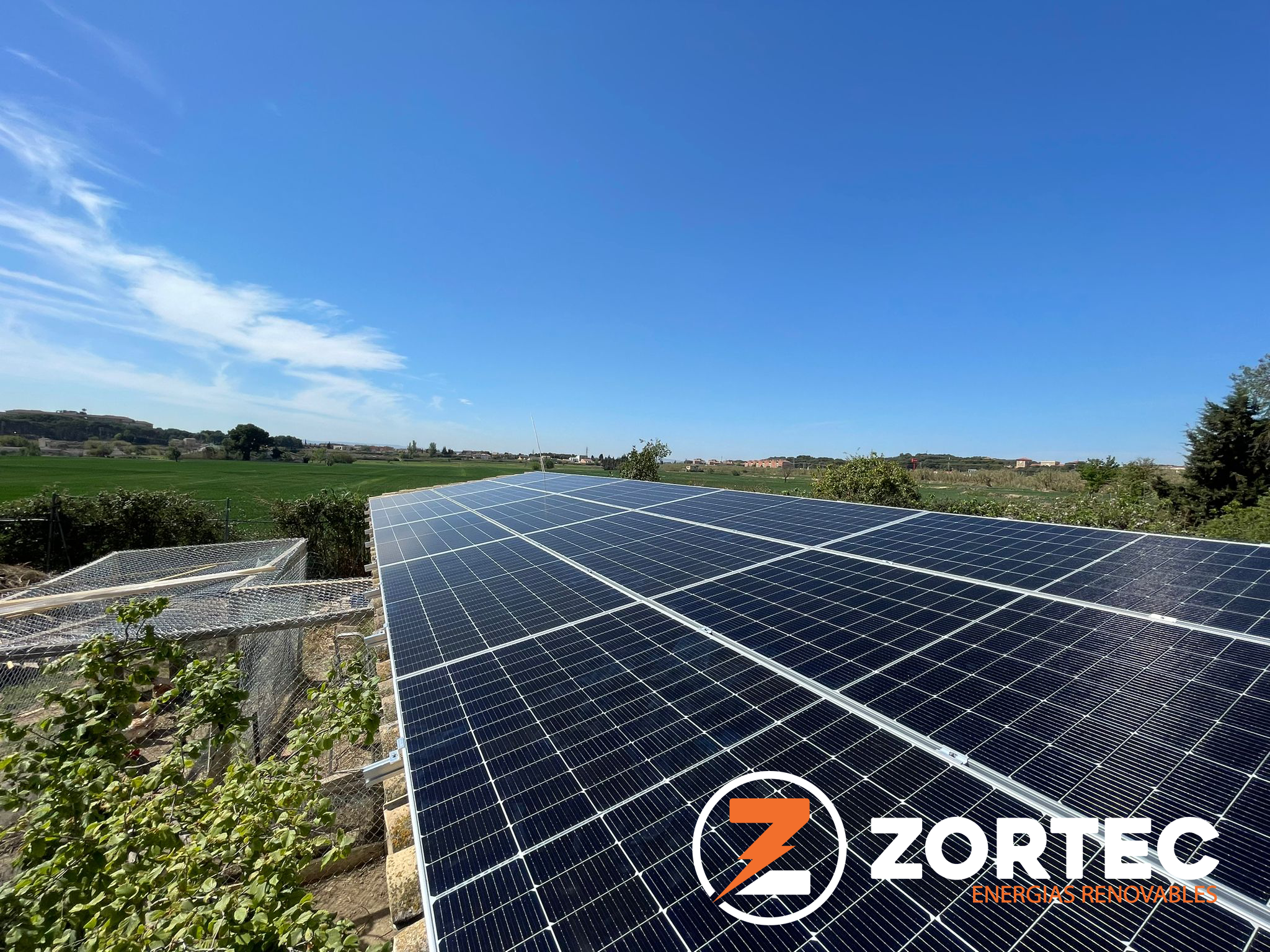 Paneles solares en el barrio San Gregorio - zortec - Zaragoza